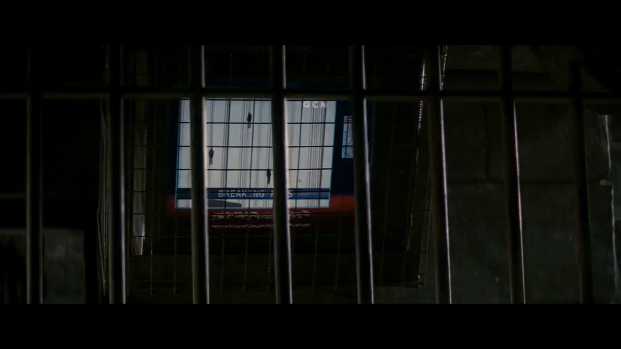 The Dark Knight Rises - Prison escape scene | தமிழ் - YouTube