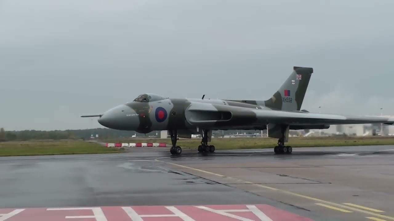 Avro Vulcan XH558 THE FINAL FLIGHT - YouTube