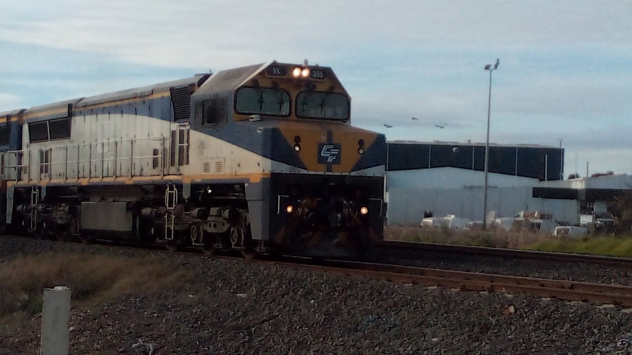 VL353 / VL357 Maryvale Paper Train - YouTube