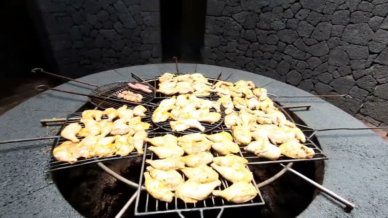 *VOLCANO CHICKEN* in TIMANFAYA National Park on Lanzarote, March 2022 ...