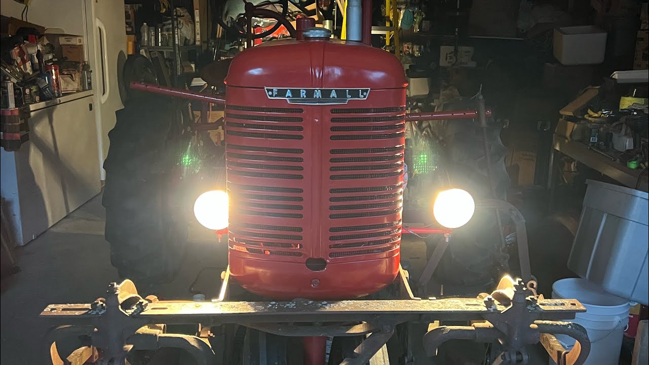 The Farmall B gets its new toys - YouTube