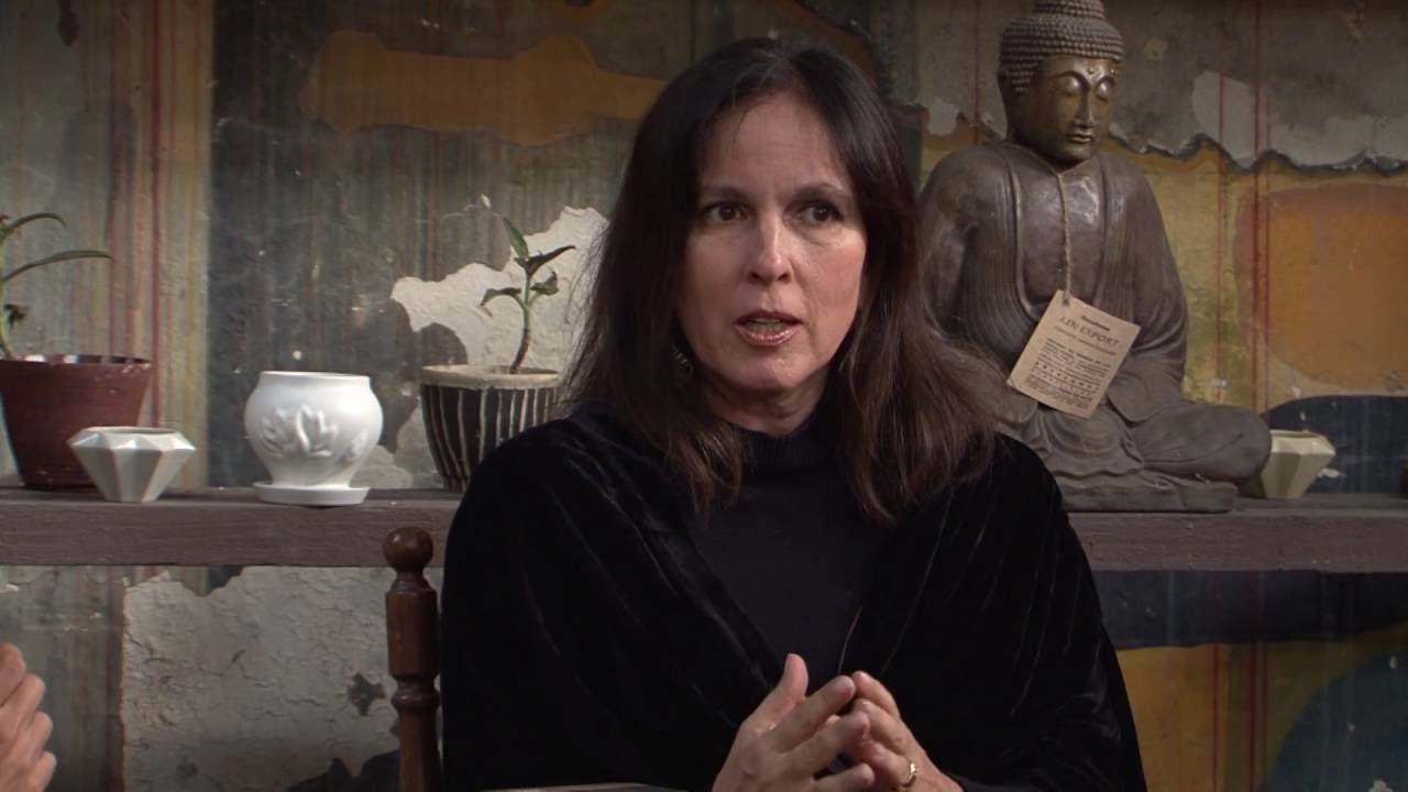 Entrevista a Alina Gadea | Jardín de Libros | Cuarta temporada - YouTube