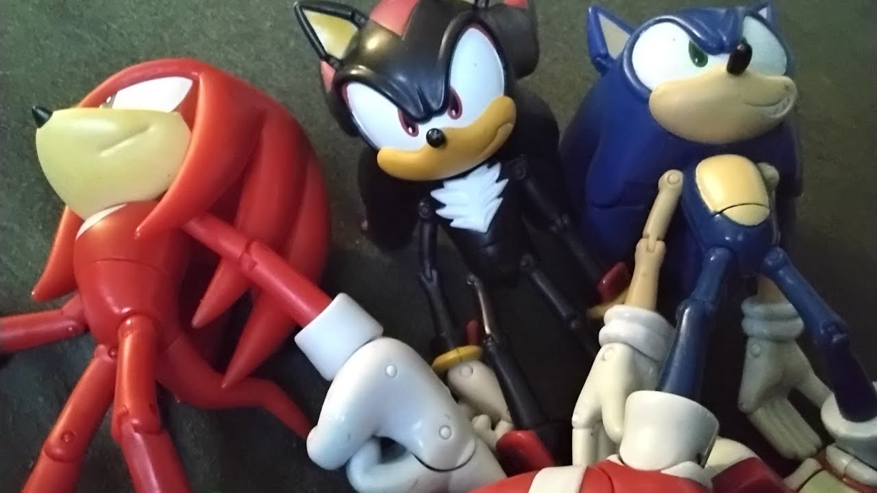 A couple of sonic stop motion shorts - YouTube