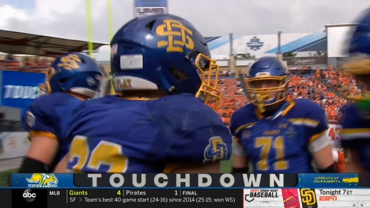 Isiah Davis Incredible Touchdown Run | Sam Houston vs. South Dakota ...