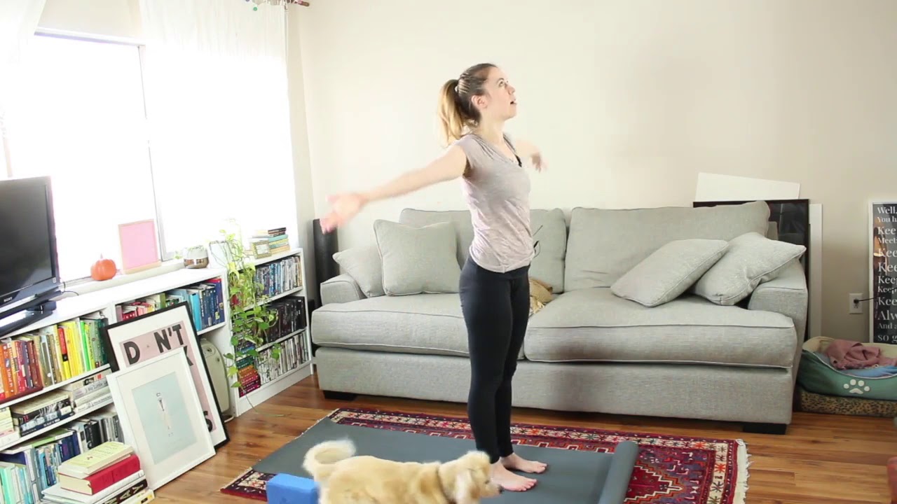 Gratitude Yoga | 20 Minutes | Sarah Bibbo Yoga - YouTube