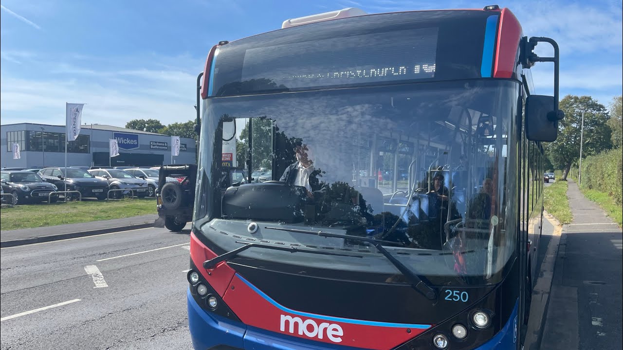 Morebus 2018 Alexander Dennis Enviro 200 MMC (HF18 CJO) on the 1a to ...