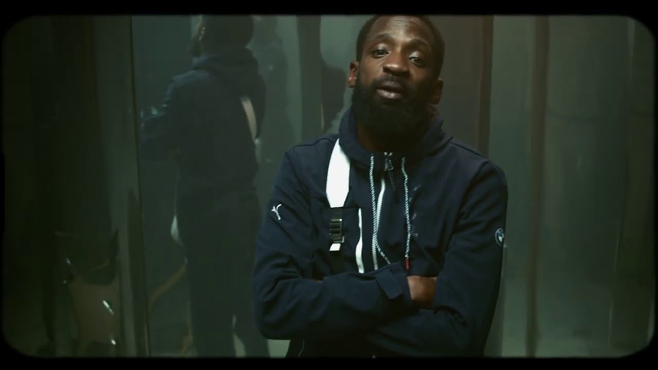 DA Uzi - BOYS BAND - ART DE RUE (Clip officiel) - YouTube