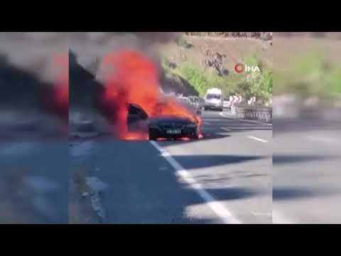 Elazığ’da Araç Alev Topuna Döndü