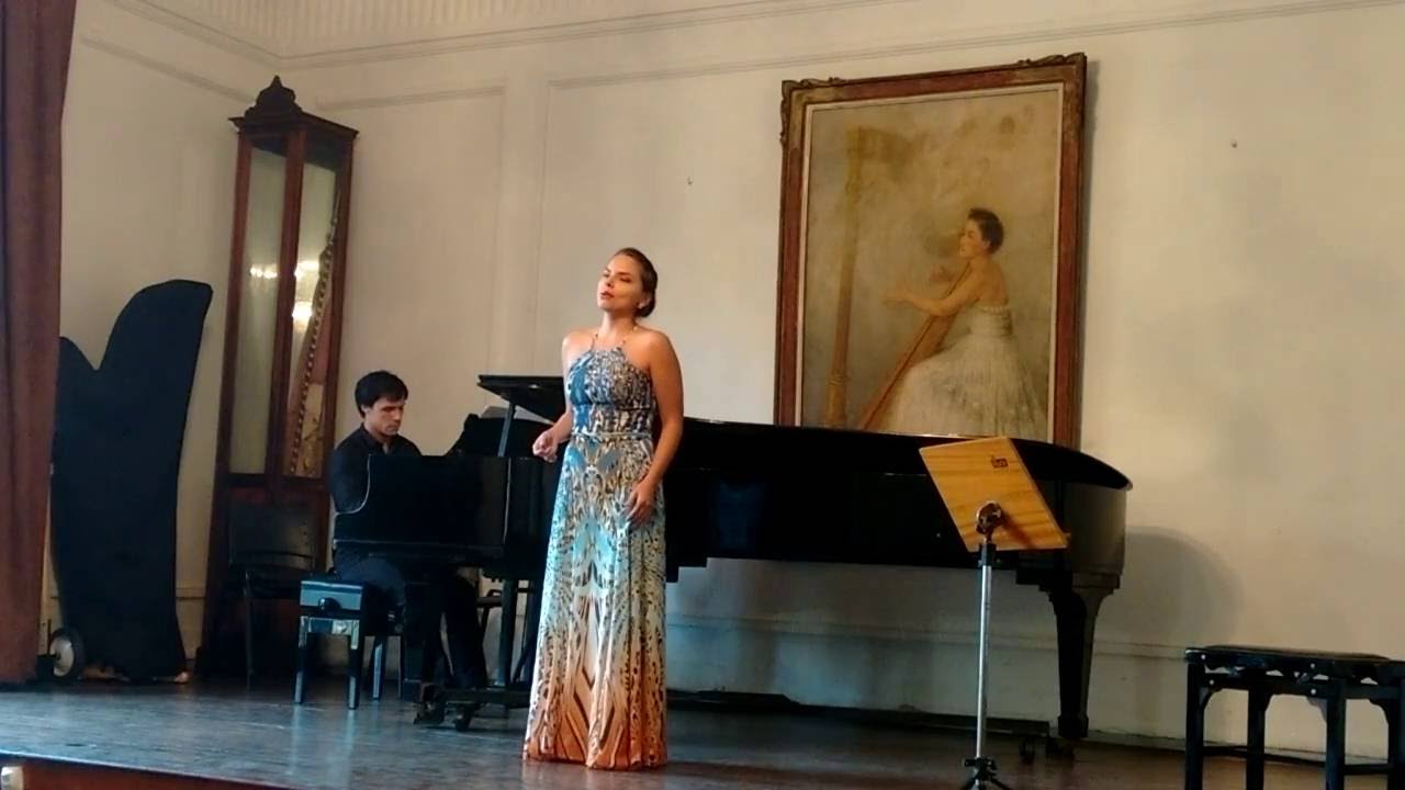 C. Santoro - Balada da flor da terra - Isabella Luchi - YouTube