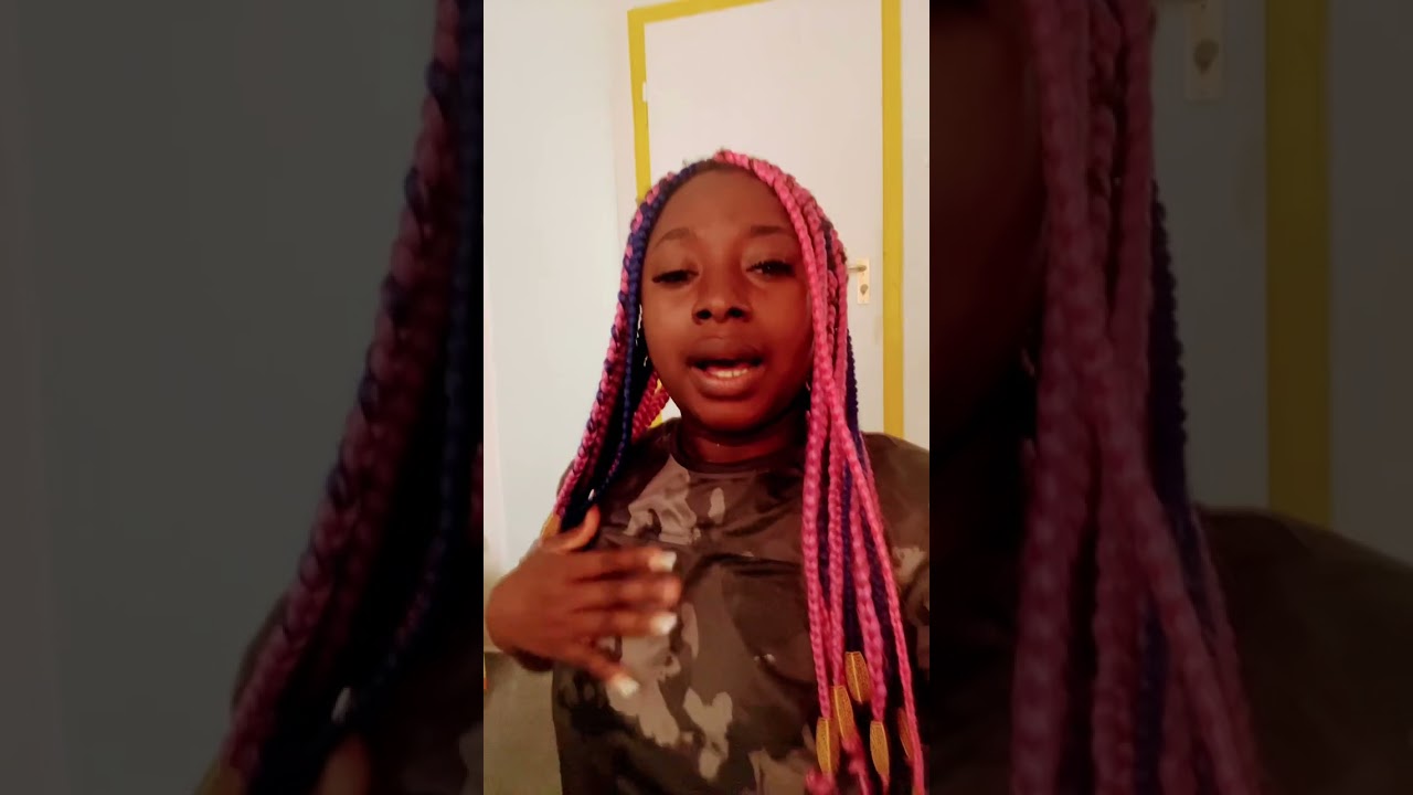 Breastfeeding vlog/demonstrating hand expression - YouTube