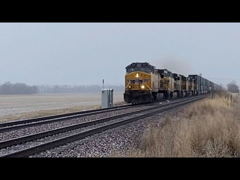 UP 6319 West(ex SP)with Flashing Ditch Lights. #steelhighway - YouTube