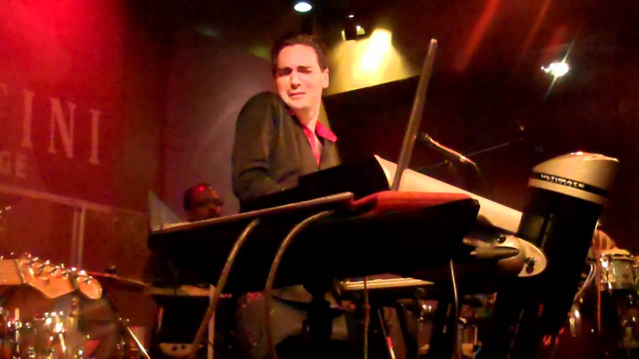 Jonathan Fritzen performs "Vibrations" live at Spaghettini's - YouTube