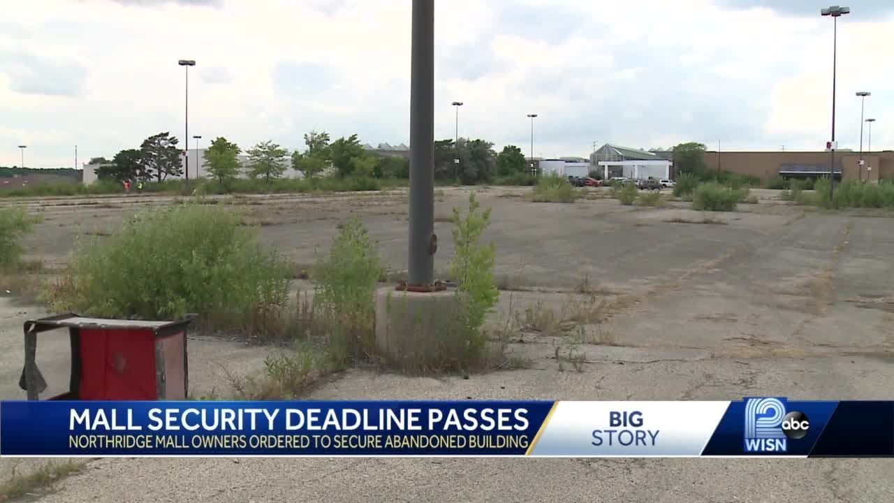 'I'm not surprised': Northridge Mall deadline passes with nearly no ...
