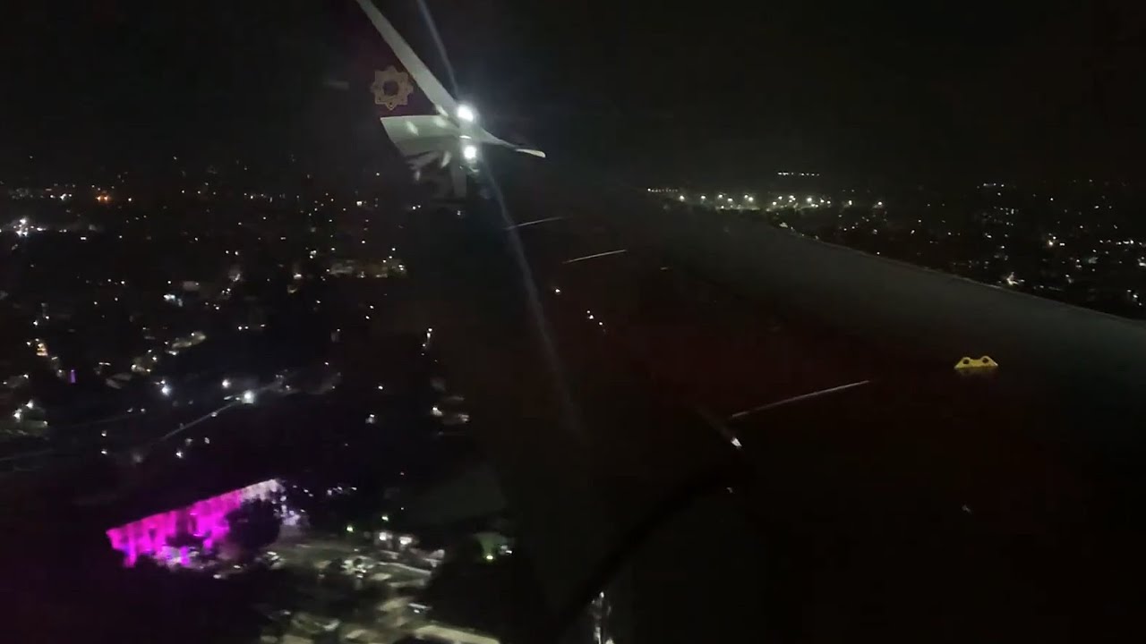 A320 landing in 15 secs on a short runway (full reverse thrust,hard ...