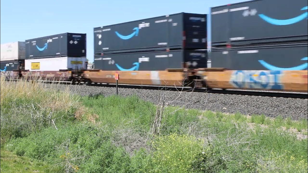 BNSF Railway Engine 7389 Heading East and Engine 7913 Westbound in the Spokane Valley,Wa. - YouTube