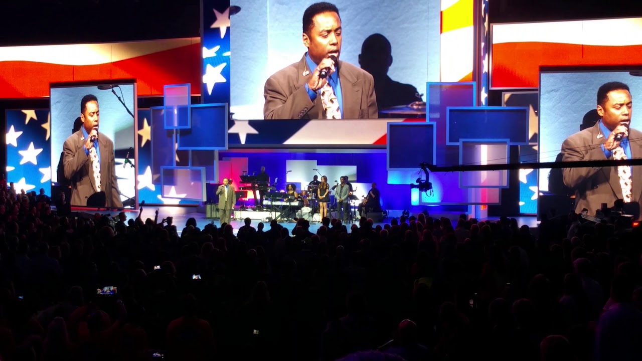 Walmart Associates Week/Shareholders Meeting 2015 - YouTube