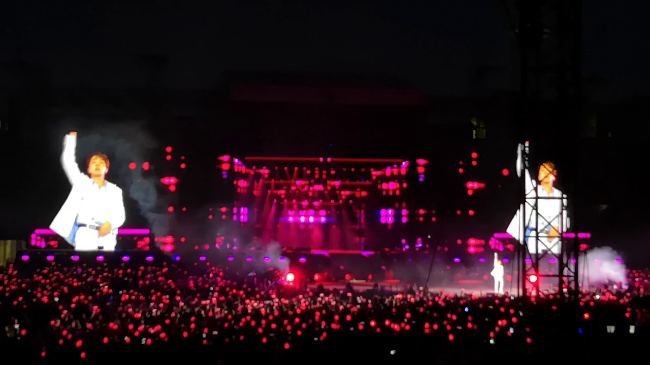 BTS: Speak Yourself Just Dance Rose Bowl - YouTube