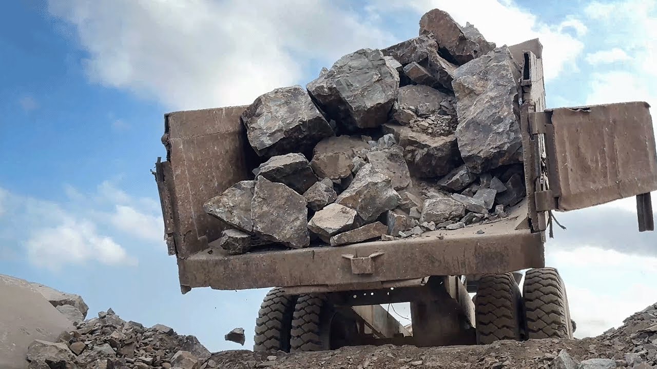 "Big Rock Crusher Machine: A Giant in Action"Big Rock Crushing: A ...