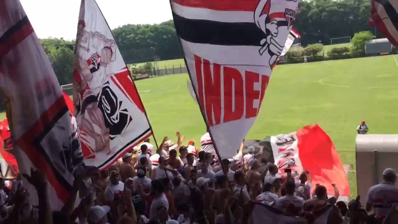 Torcida independente é a força tricolor - YouTube
