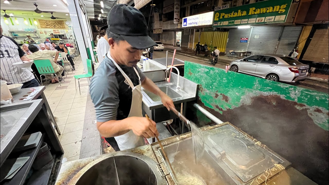 Makanan CINA Muslim! Kungfu Ramen - fresh Mee Tarik! Best in KL - YouTube