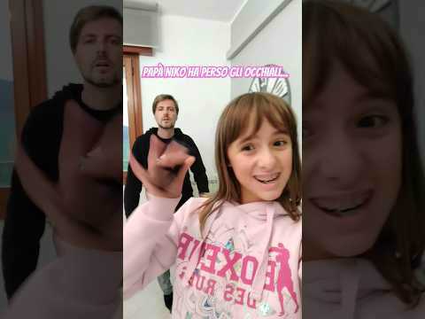 Dove sono gli occhiali di papà stavolta? 🤷‍♂️ # letizia4ever #shorts #funny