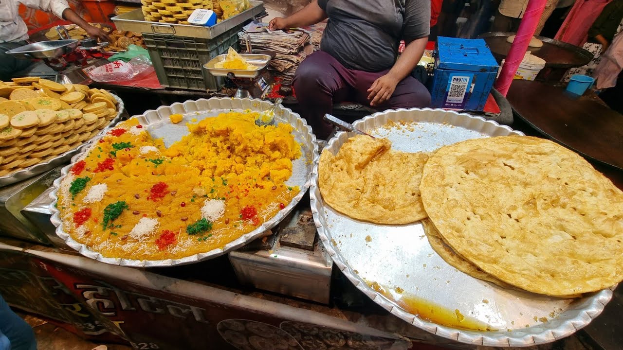 Nagpur Taj Bagh Halwa Puri | 40Kg Halwa 3ft Giant Paratha | Biggest ...