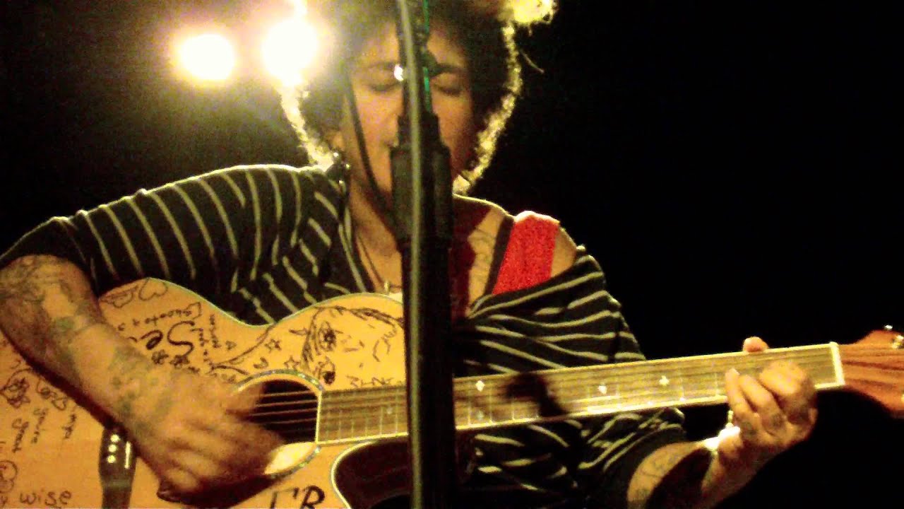 Kimya Dawson - Year 10 (Live, 11/11/11) HD - YouTube