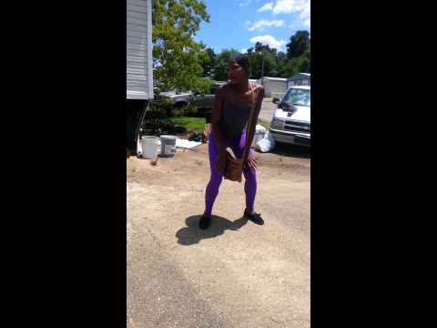 My sister can't twerk