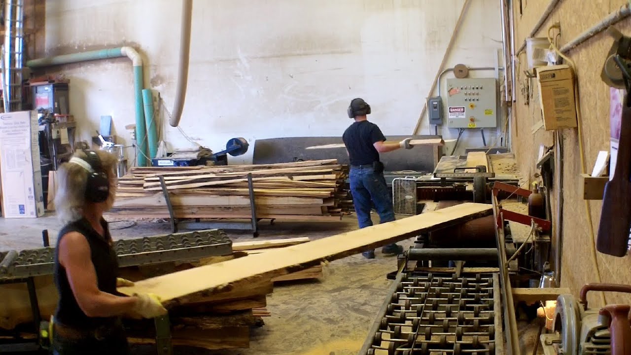 Family Mills Cherry with Their Wood-Mizer Sawmill - YouTube