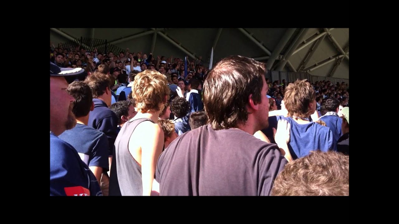 Melbourne Victory v Brisbane Roar - North Terrace - YouTube