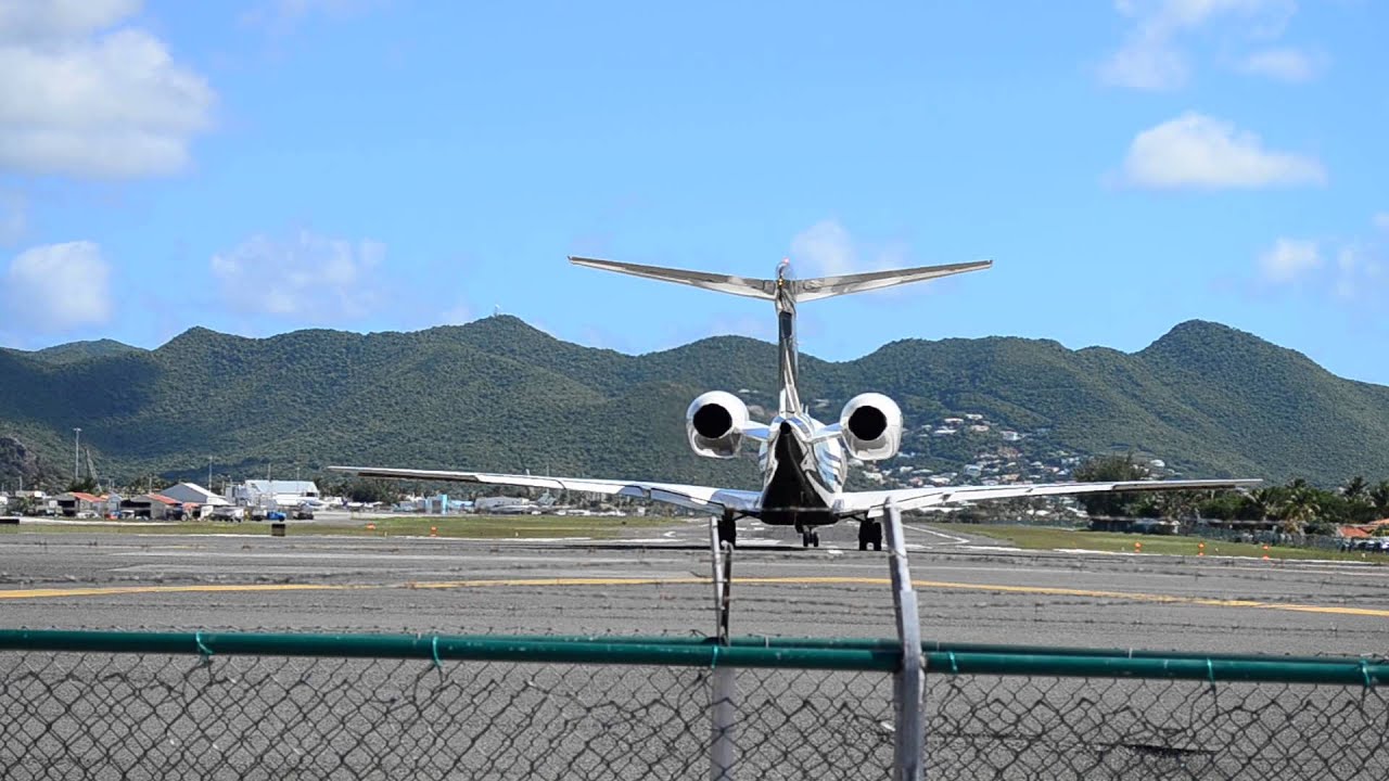 Jet plane take off @ Maho Beach, St. Maarten - YouTube