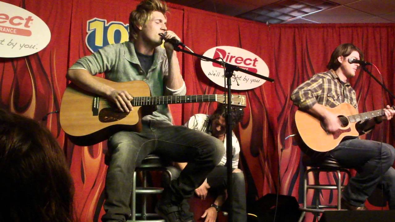 Nick Carter "Falling Down" Acoustic Performance - YouTube