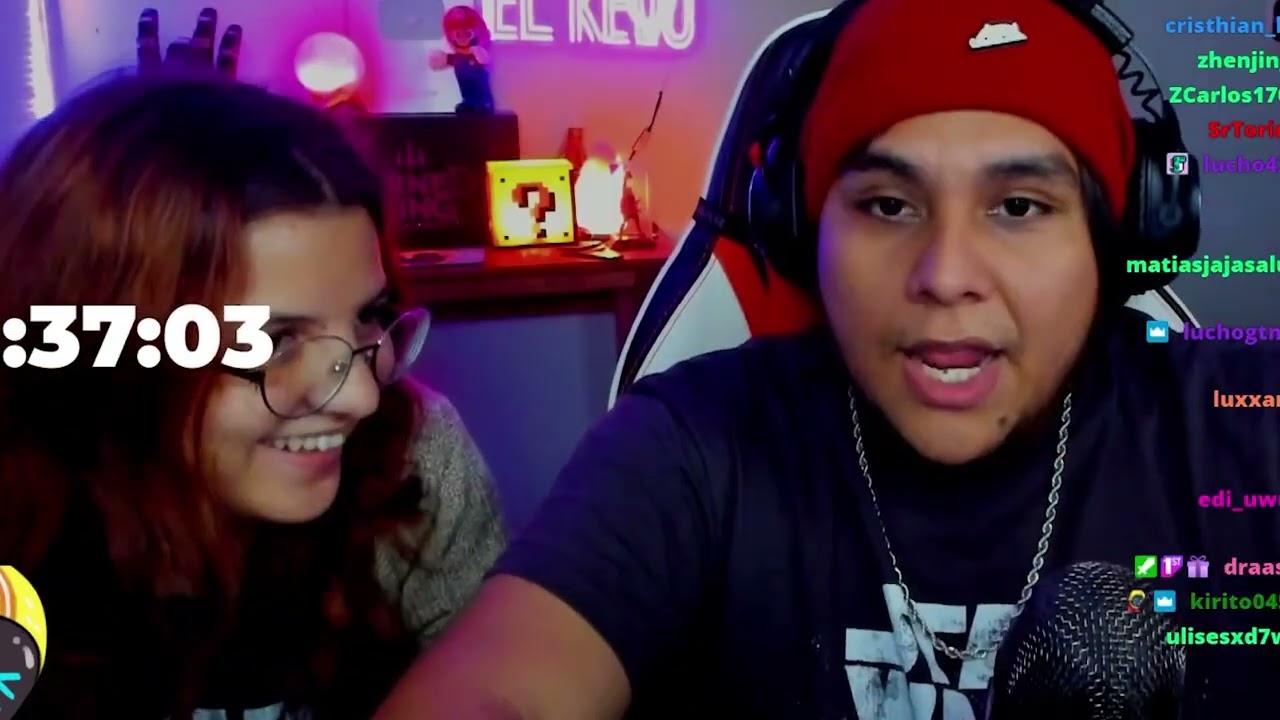 EL KEVO ENVIDIA a ELMO porque GREIKA se sienta en su CARA - YouTube