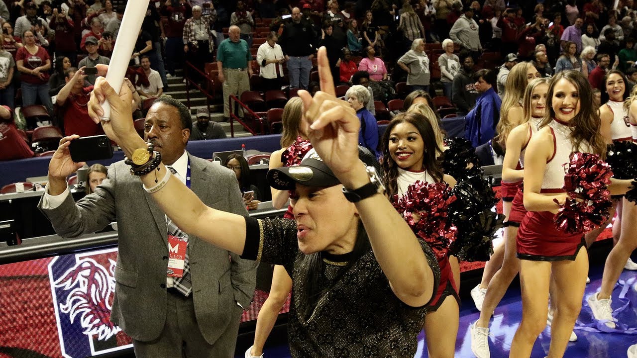 Watch as Dawn Staley celebrates Gamecocks' SEC tournament title - YouTube