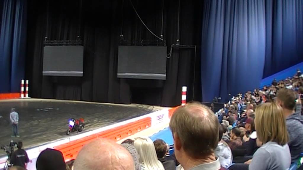 Clarkson Entering Perth Arena in Tempest. - YouTube