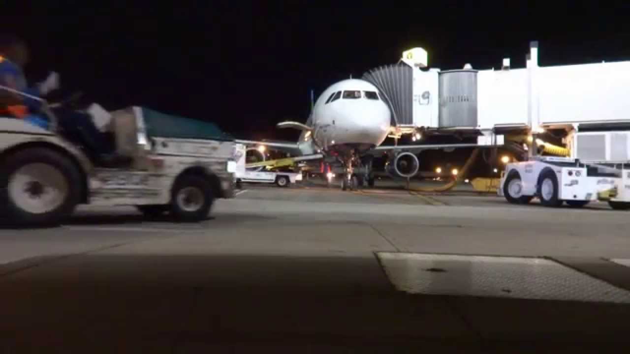 JetBlue Airways A321 Airbus arriving at Terminal 5 JFK @ night by ...
