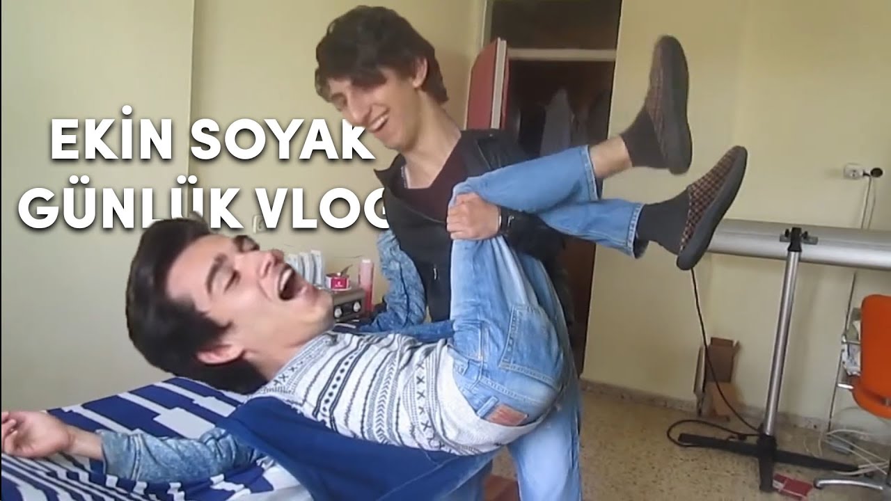 Ekin Soyak Arkadaşını Tekmeliyor - Ekin Soyak Günlük Vlog - Eski Videolar - YouTube