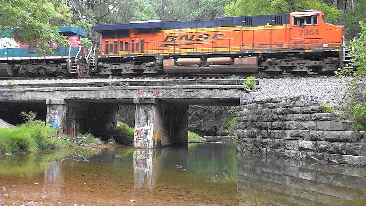 Foreign Power BNSF & Ferromex On CSX Train @ Gillis Falls Bridge - YouTube