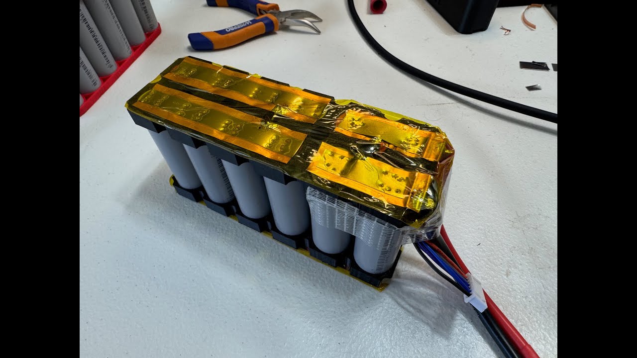 Finishing a 6S2P pack made out of JP40 cells - YouTube