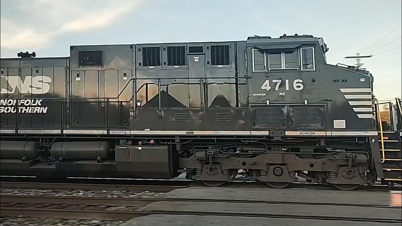 2 Norfolk Southern AC44C6M locomotives hauling a long coal train. - YouTube