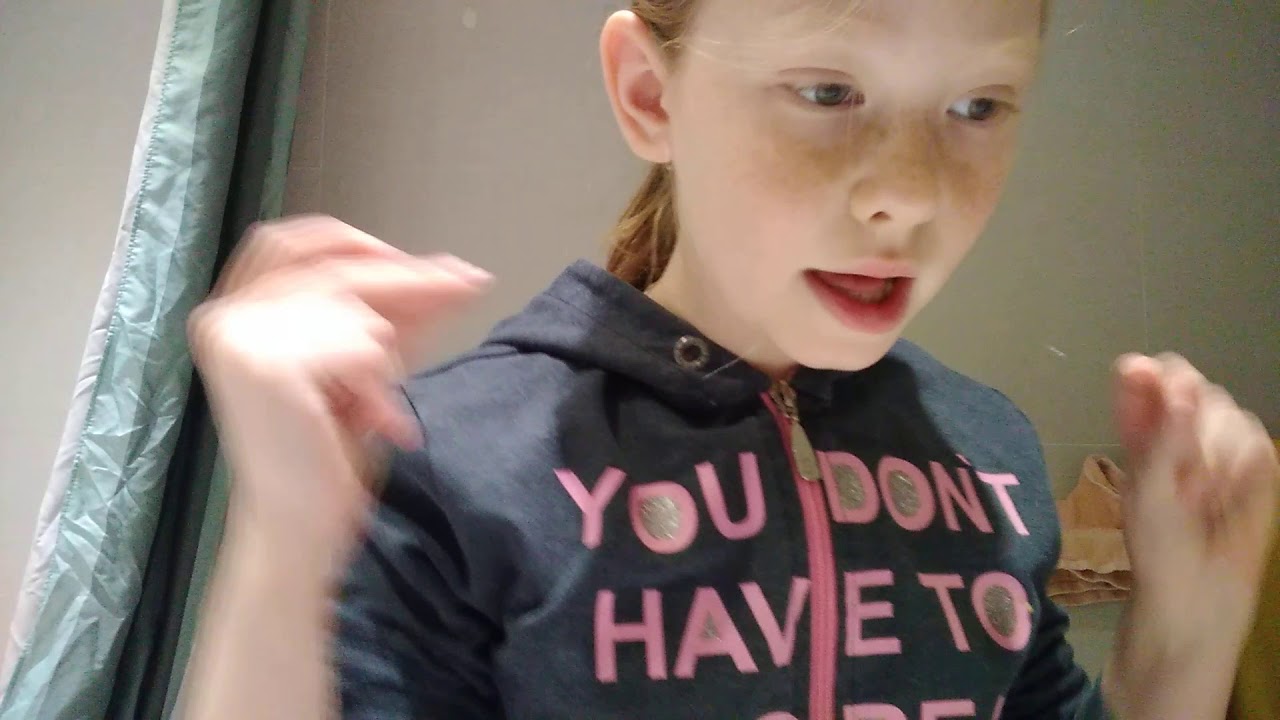 UBACUJEM RANDOM STVARI U KLEJ - YouTube