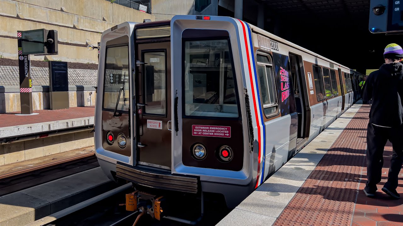 (Last Ride) WMATA Metrorail: 1981-1983 Breda 2000 Series on the Green ...