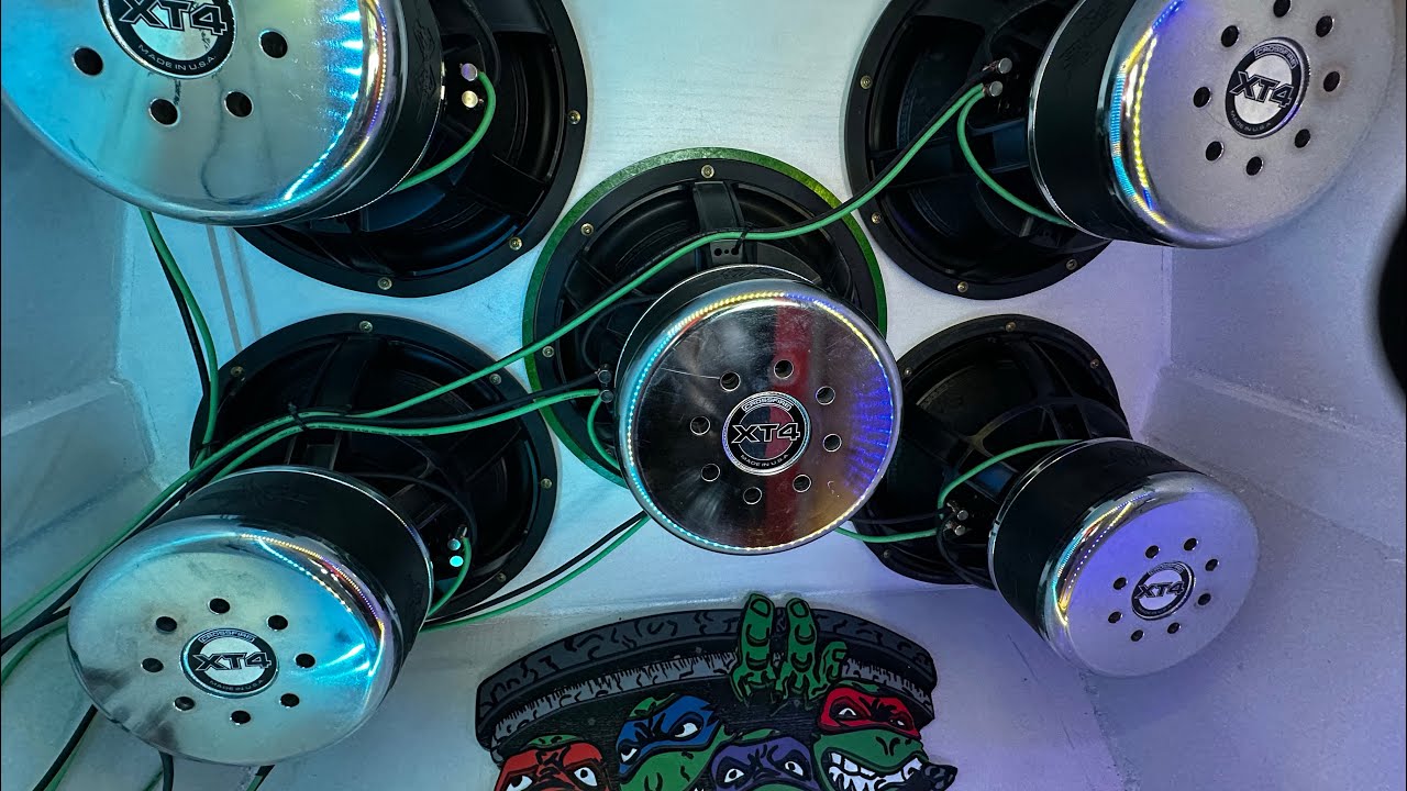 NINJA TURTLE THEMED BASS MONSTER! 5 Crossfire XT4 18s on 40,000 Watts ...