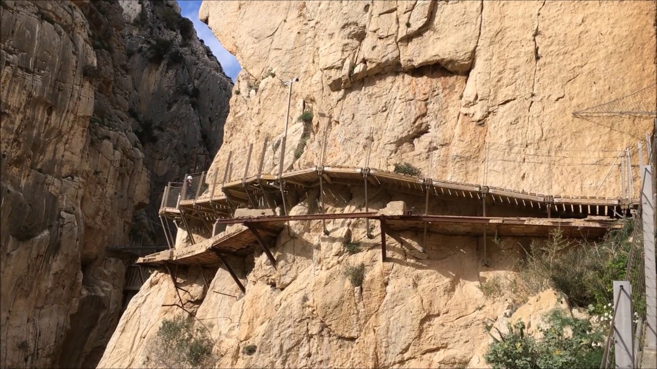 El Camino del Rey 2017 Winter walk HD - YouTube