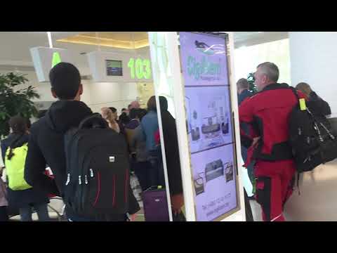 Aşgabadyň aeroportunda uçara münjek ýolagçylar bilen ýygnak geçirildi
