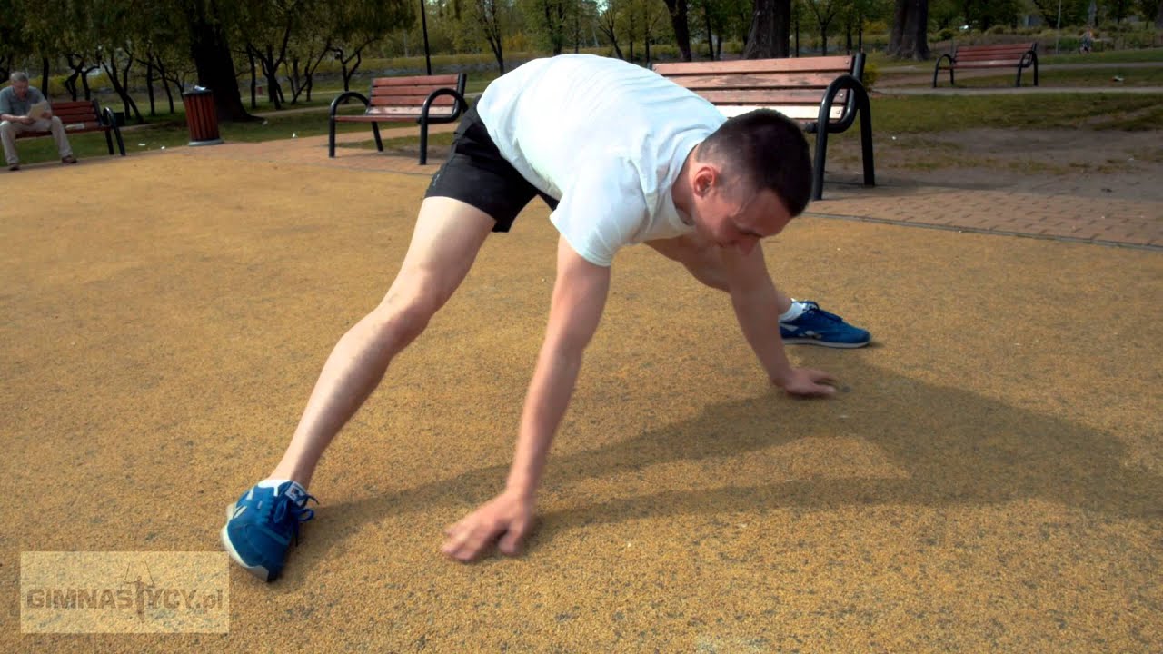 Przewrót w przód do rozkroku - jak zrobić? / Forward Straddle Roll ...