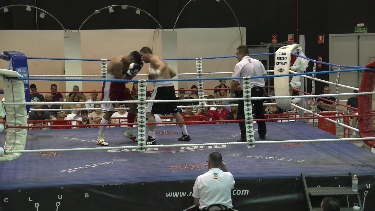 Dani Cuevas vs Michael Mora - YouTube