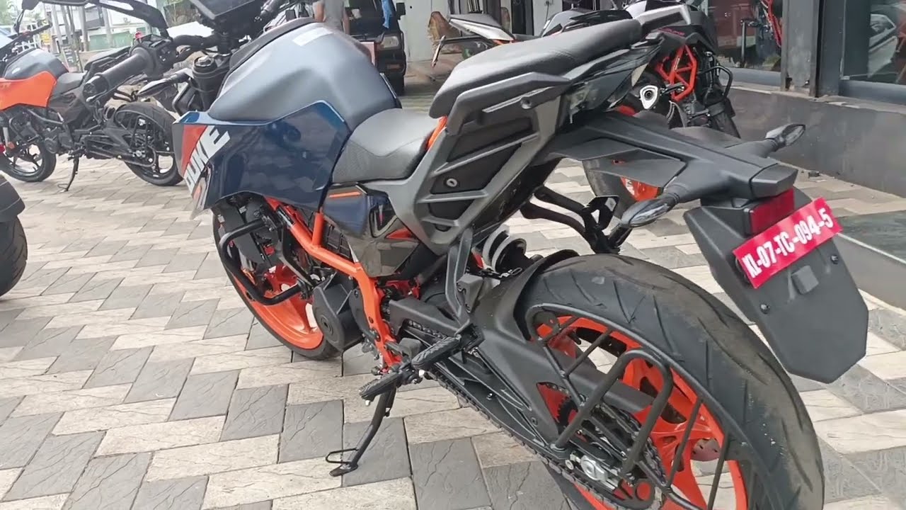 KTM Duke 390 - Atlantic Blue | Walkaround Review - 2023 KTM Duke 390 ...