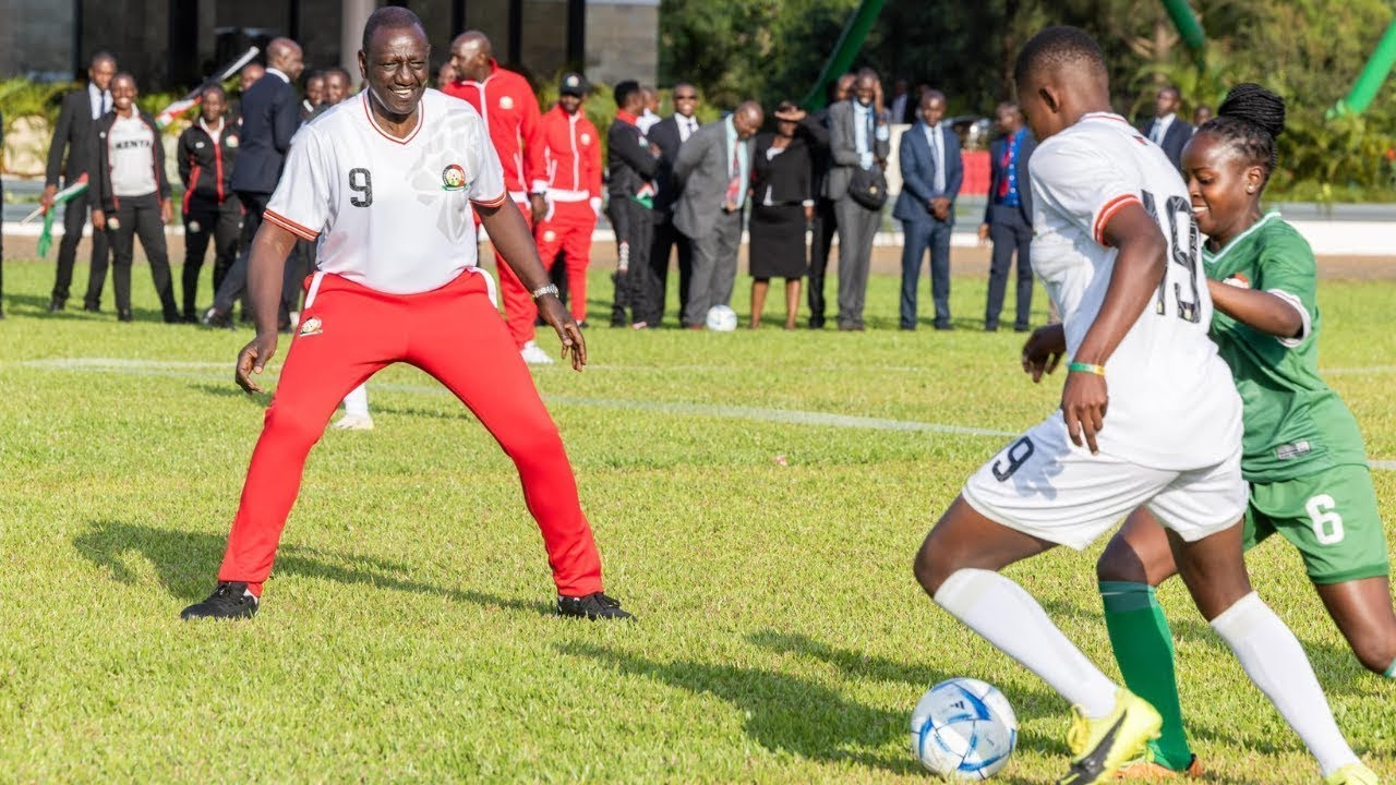 LAUGHTER AS PRESIDENT RUTO PLAYS FOOTBALL WITH JUNIOR STARLETS AT ...