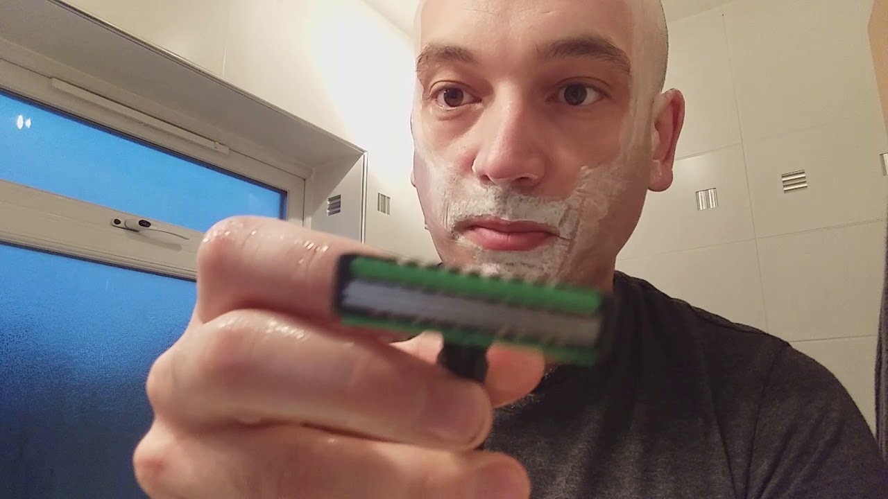 Extreme 3 razor review, face and head shave - YouTube